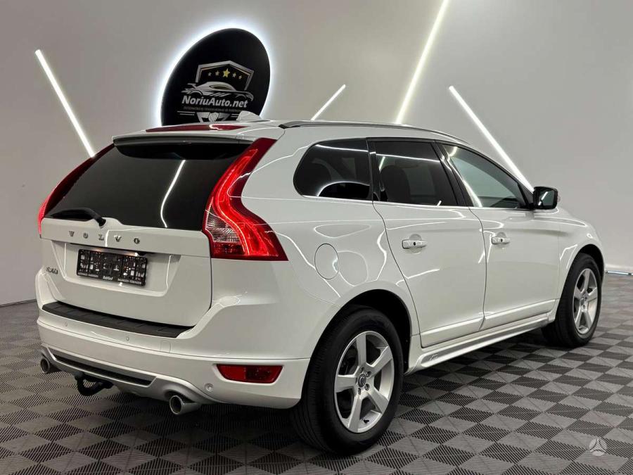 White Volvo XC60 2012 in Marijampole, with an engine capacity of 2.40 L and mileage of 290 thousand km for 10450 €, photo 26 on AUTOMOTO.COM.LV