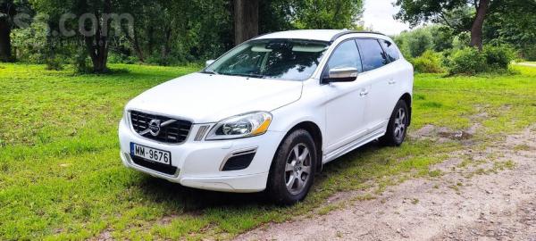 White Volvo XC60 2012 in Jelgava, with an engine capacity of 2.40 L and mileage of 212 thousand km for 8700 €, photo 1 on AUTOMOTO.COM.LV
