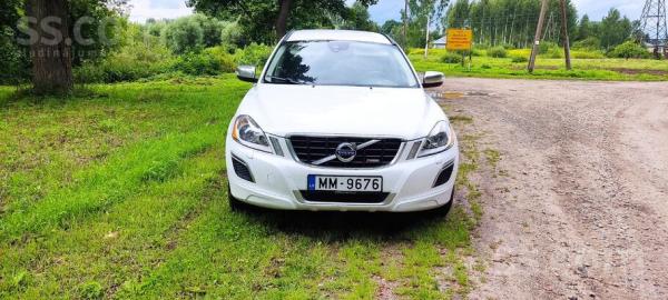 White Volvo XC60 2012 in Jelgava, with an engine capacity of 2.40 L and mileage of 212 thousand km for 8700 €, photo 2 on AUTOMOTO.COM.LV