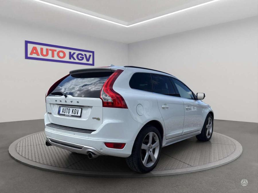 White Volvo XC60 2012 in Kaunas, with an engine capacity of 2.00 L and mileage of 396 thousand km for 6299 €, photo 6 on AUTOMOTO.COM.LV