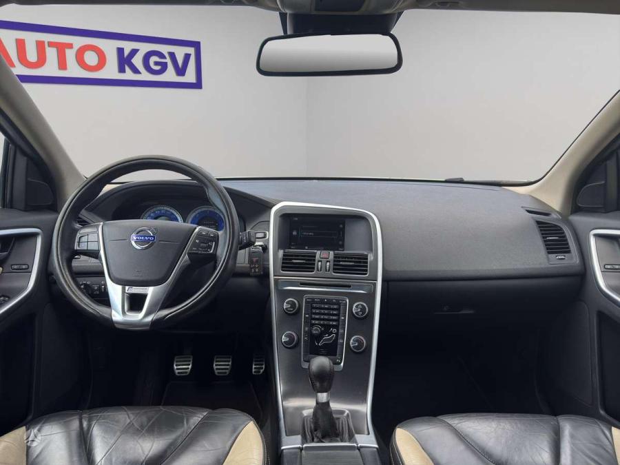 White Volvo XC60 2012 in Kaunas, with an engine capacity of 2.00 L and mileage of 396 thousand km for 6299 €, photo 13 on AUTOMOTO.COM.LV