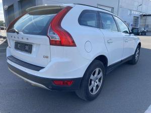 White Volvo XC60 2012 in Panevezys, with an engine capacity of 1.98 L and mileage of 300 thousand km for 6200 €, photo 4 on AUTOMOTO.COM.LV