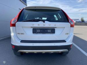 White Volvo XC60 2012 in Panevezys, with an engine capacity of 1.98 L and mileage of 300 thousand km for 6200 €, photo 6 on AUTOMOTO.COM.LV