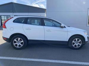 White Volvo XC60 2012 in Panevezys, with an engine capacity of 1.98 L and mileage of 300 thousand km for 6200 €, photo 8 on AUTOMOTO.COM.LV