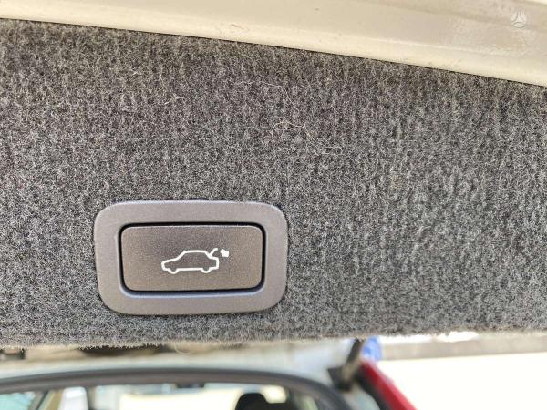 Balts Volvo XC60 2012 Panevēža, ar dzinēja tilpumu 1.98 L un nobraukumu 300 tūkst. km par 6200 €, foto 10 vietnē AUTOMOTO.COM.LV