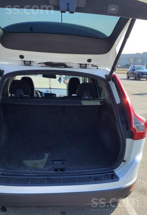 Balts Volvo XC60 2012 Rīga, ar dzinēja tilpumu 2.00 L un nobraukumu 283 tūkst. km par 7500 €, foto 6 vietnē AUTOMOTO.COM.LV