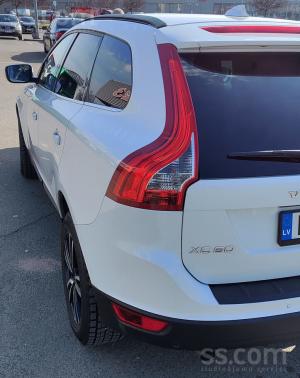 Balts Volvo XC60 2012 Rīga, ar dzinēja tilpumu 2.00 L un nobraukumu 283 tūkst. km par 7500 €, foto 8 vietnē AUTOMOTO.COM.LV