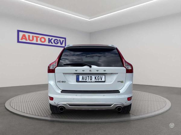 White Volvo XC60 2012 in Kaunas, with an engine capacity of 2.00 L and mileage of 396 thousand km for 6299 €, photo 4 on AUTOMOTO.COM.LV