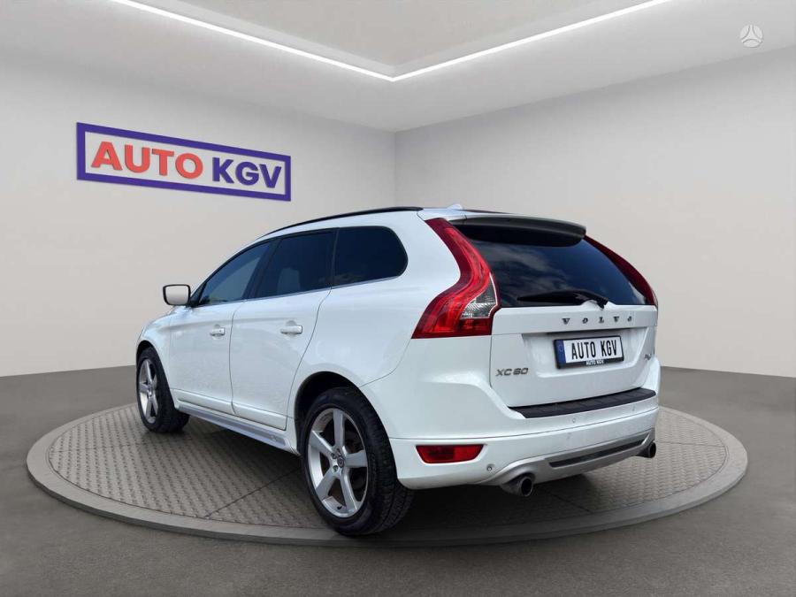 Balts Volvo XC60 2012 Kauņa, ar dzinēja tilpumu 2.00 L un nobraukumu 396 tūkst. km par 6299 €, foto 4 vietnē AUTOMOTO.COM.LV