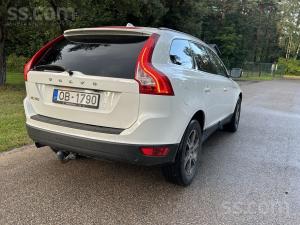 Balts Volvo XC60 2012 Rīga, ar dzinēja tilpumu 2.00 L un nobraukumu 304 tūkst. km par 7900 €, foto 3 vietnē AUTOMOTO.COM.LV