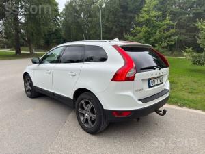 Balts Volvo XC60 2012 Rīga, ar dzinēja tilpumu 2.00 L un nobraukumu 304 tūkst. km par 7900 €, foto 5 vietnē AUTOMOTO.COM.LV