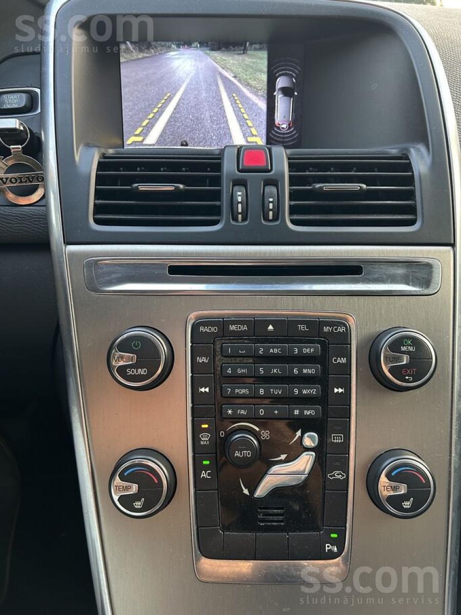 Balts Volvo XC60 2012 Rīga, ar dzinēja tilpumu 2.00 L un nobraukumu 304 tūkst. km par 7900 €, foto 9 vietnē AUTOMOTO.COM.LV