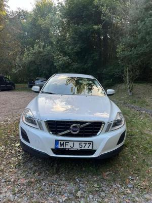 Balts Volvo XC60 2012 Viļņa, ar dzinēja tilpumu 1.98 L un nobraukumu 282 tūkst. km par 8500 €, foto 3 vietnē AUTOMOTO.COM.LV