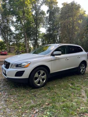 Balts Volvo XC60 2012 Viļņa, ar dzinēja tilpumu 1.98 L un nobraukumu 282 tūkst. km par 8500 €, foto 4 vietnē AUTOMOTO.COM.LV