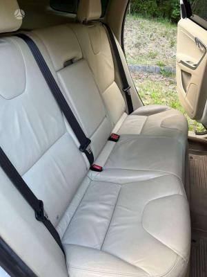 Balts Volvo XC60 2012 Viļņa, ar dzinēja tilpumu 1.98 L un nobraukumu 282 tūkst. km par 8500 €, foto 13 vietnē AUTOMOTO.COM.LV
