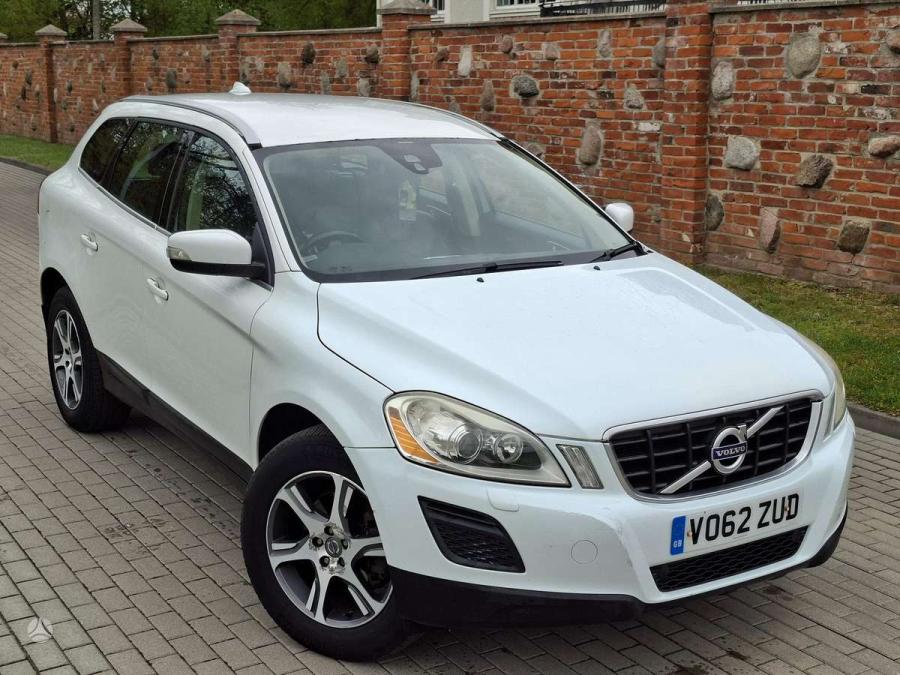 White Volvo XC60 2012 in Silute, with an engine capacity of 1.98 L and mileage of 174 thousand km for 2800 €, photo 1 on AUTOMOTO.COM.LV