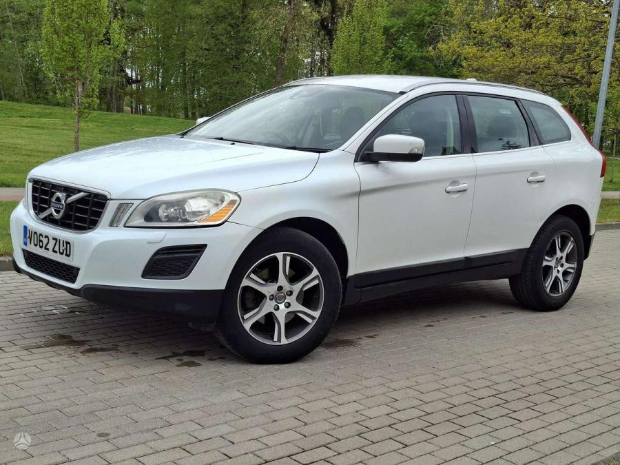 White Volvo XC60 2012 in Silute, with an engine capacity of 1.98 L and mileage of 174 thousand km for 2800 €, photo 3 on AUTOMOTO.COM.LV