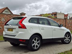 White Volvo XC60 2012 in Silute, with an engine capacity of 1.98 L and mileage of 174 thousand km for 2800 €, photo 5 on AUTOMOTO.COM.LV