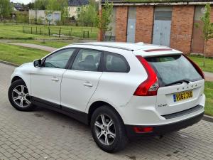 White Volvo XC60 2012 in Silute, with an engine capacity of 1.98 L and mileage of 174 thousand km for 2800 €, photo 7 on AUTOMOTO.COM.LV
