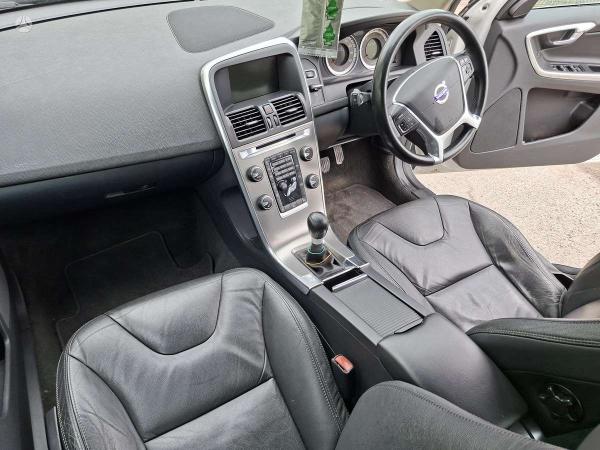 Balts Volvo XC60 2012 Šilutė, ar dzinēja tilpumu 1.98 L un nobraukumu 174 tūkst. km par 2800 €, foto 11 vietnē AUTOMOTO.COM.LV