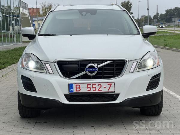 Balts Volvo XC60 2012 Rēzekne, ar dzinēja tilpumu 2.40 L un nobraukumu 201 tūkst. km par 7850 €, foto 1 vietnē AUTOMOTO.COM.LV