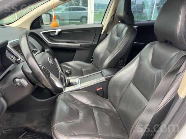 Balts Volvo XC60 2012 Rēzekne, ar dzinēja tilpumu 2.40 L un nobraukumu 201 tūkst. km par 7850 €, foto 11 vietnē AUTOMOTO.COM.LV