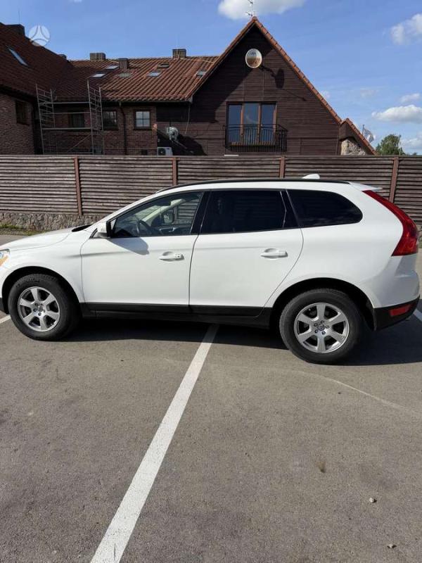 Balts Volvo XC60 2012 Šauļi, ar dzinēja tilpumu 2.40 L un nobraukumu 254 tūkst. km par 9300 €, foto 7 vietnē AUTOMOTO.COM.LV