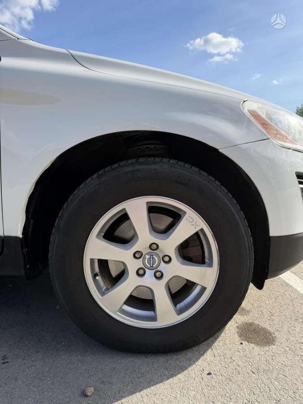 Balts Volvo XC60 2012 Šauļi, ar dzinēja tilpumu 2.40 L un nobraukumu 254 tūkst. km par 9300 €, foto 11 vietnē AUTOMOTO.COM.LV