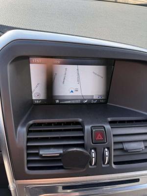 White Volvo XC60 2012 in Siauliai, with an engine capacity of 2.40 L and mileage of 254 thousand km for 9300 €, photo 25 on AUTOMOTO.COM.LV