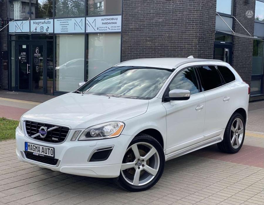 Balts Volvo XC60 2012 Marijampole, ar dzinēja tilpumu 2.40 L un nobraukumu 324 tūkst. km par 9999 €, foto 1 vietnē AUTOMOTO.COM.LV