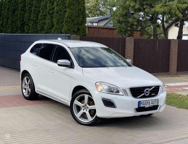 Balts Volvo XC60 2012 Marijampole, ar dzinēja tilpumu 2.40 L un nobraukumu 324 tūkst. km par 9999 €, foto 3 vietnē AUTOMOTO.COM.LV