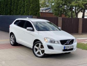 Balts Volvo XC60 2012 Marijampole, ar dzinēja tilpumu 2.40 L un nobraukumu 324 tūkst. km par 9999 €, foto 3 vietnē AUTOMOTO.COM.LV