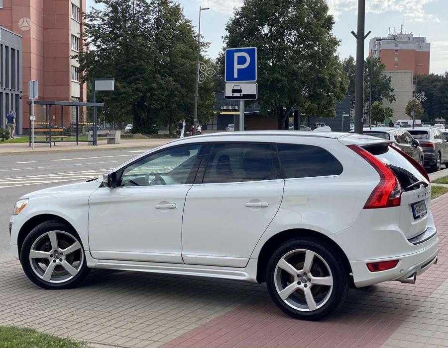 Balts Volvo XC60 2012 Marijampole, ar dzinēja tilpumu 2.40 L un nobraukumu 324 tūkst. km par 9999 €, foto 6 vietnē AUTOMOTO.COM.LV