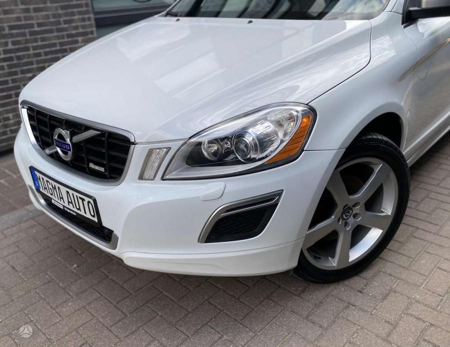 Balts Volvo XC60 2012 Marijampole, ar dzinēja tilpumu 2.40 L un nobraukumu 324 tūkst. km par 9999 €, foto 9 vietnē AUTOMOTO.COM.LV