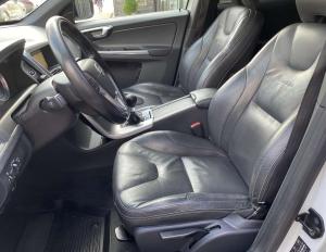 Balts Volvo XC60 2012 Marijampole, ar dzinēja tilpumu 2.40 L un nobraukumu 324 tūkst. km par 9999 €, foto 25 vietnē AUTOMOTO.COM.LV