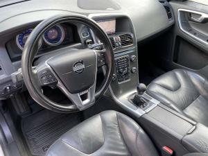 Balts Volvo XC60 2012 Marijampole, ar dzinēja tilpumu 2.40 L un nobraukumu 324 tūkst. km par 9999 €, foto 28 vietnē AUTOMOTO.COM.LV