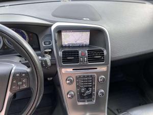 Balts Volvo XC60 2012 Marijampole, ar dzinēja tilpumu 2.40 L un nobraukumu 324 tūkst. km par 9999 €, foto 29 vietnē AUTOMOTO.COM.LV