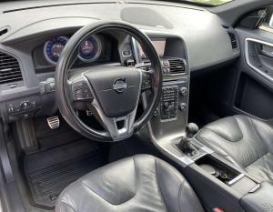 Balts Volvo XC60 2012 Marijampole, ar dzinēja tilpumu 2.40 L un nobraukumu 324 tūkst. km par 9999 €, foto 32 vietnē AUTOMOTO.COM.LV