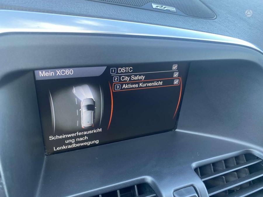 Balts Volvo XC60 2012 Marijampole, ar dzinēja tilpumu 2.40 L un nobraukumu 324 tūkst. km par 9999 €, foto 34 vietnē AUTOMOTO.COM.LV