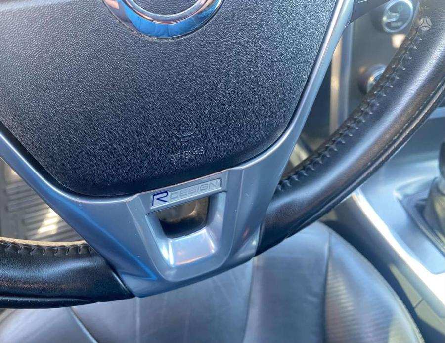 Balts Volvo XC60 2012 Marijampole, ar dzinēja tilpumu 2.40 L un nobraukumu 324 tūkst. km par 9999 €, foto 39 vietnē AUTOMOTO.COM.LV