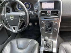 Balts Volvo XC60 2012 Marijampole, ar dzinēja tilpumu 2.40 L un nobraukumu 324 tūkst. km par 9999 €, foto 41 vietnē AUTOMOTO.COM.LV