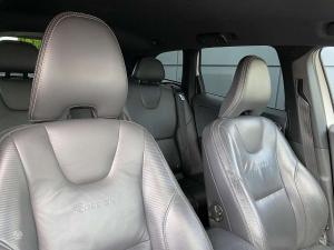 Balts Volvo XC60 2012 Marijampole, ar dzinēja tilpumu 2.40 L un nobraukumu 324 tūkst. km par 9999 €, foto 47 vietnē AUTOMOTO.COM.LV