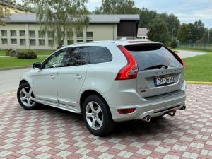 White Volvo XC60 2012 in Aizkraukle, with an engine capacity of 2.40 L and mileage of 302 thousand km for 9660 €, photo 4 on AUTOMOTO.COM.LV
