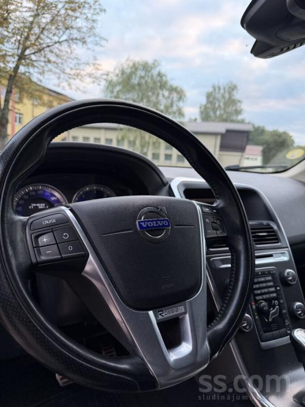 Balts Volvo XC60 2012 Aizkraukle, ar dzinēja tilpumu 2.40 L un nobraukumu 302 tūkst. km par 9660 €, foto 7 vietnē AUTOMOTO.COM.LV