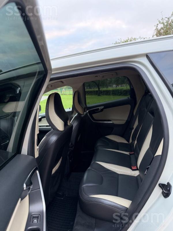 Balts Volvo XC60 2012 Aizkraukle, ar dzinēja tilpumu 2.40 L un nobraukumu 302 tūkst. km par 9660 €, foto 9 vietnē AUTOMOTO.COM.LV
