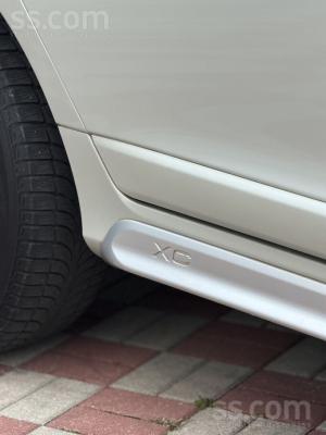 White Volvo XC60 2012 in Aizkraukle, with an engine capacity of 2.40 L and mileage of 302 thousand km for 9660 €, photo 16 on AUTOMOTO.COM.LV