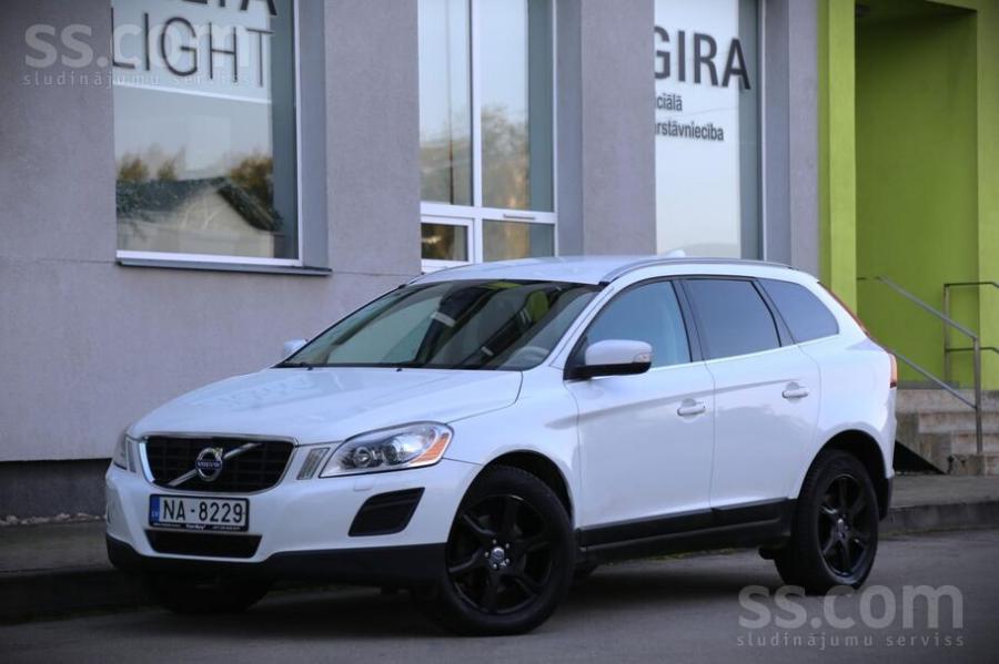 Balts Volvo XC60 2012 Rīga, ar dzinēja tilpumu 2.40 L un nobraukumu 363 tūkst. km par 7495 €, foto 1 vietnē AUTOMOTO.COM.LV