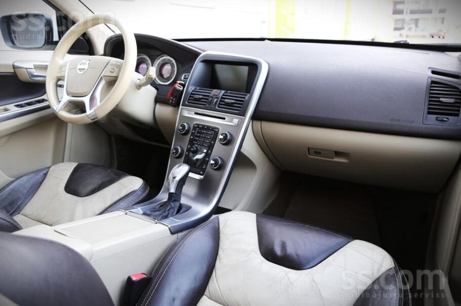 Balts Volvo XC60 2012 Rīga, ar dzinēja tilpumu 2.40 L un nobraukumu 363 tūkst. km par 7495 €, foto 10 vietnē AUTOMOTO.COM.LV