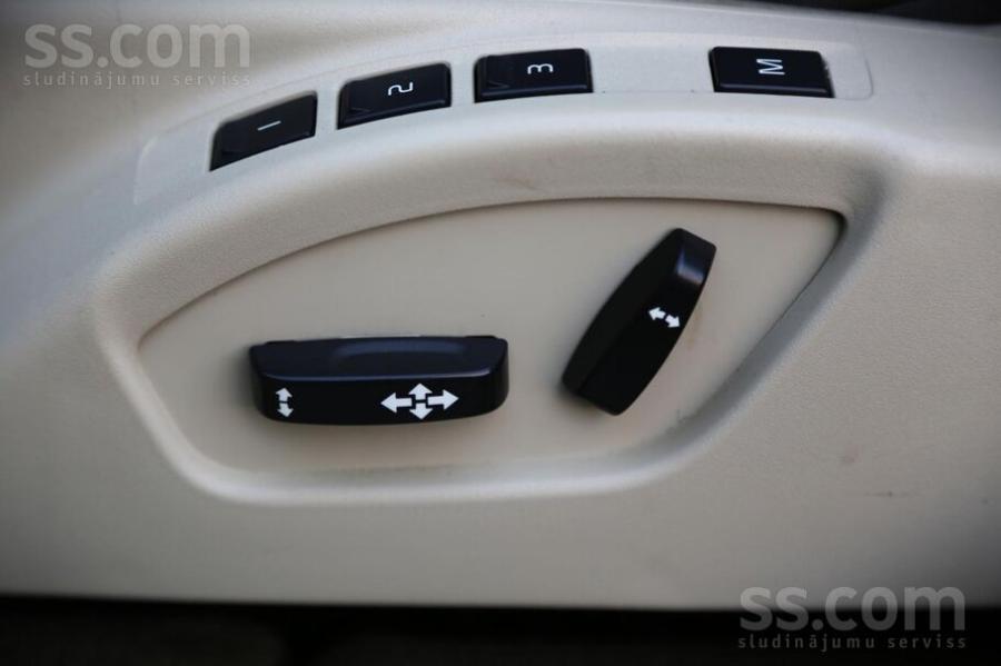 Balts Volvo XC60 2012 Rīga, ar dzinēja tilpumu 2.40 L un nobraukumu 363 tūkst. km par 7495 €, foto 16 vietnē AUTOMOTO.COM.LV