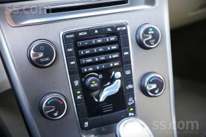 Balts Volvo XC60 2012 Rīga, ar dzinēja tilpumu 2.40 L un nobraukumu 363 tūkst. km par 7495 €, foto 18 vietnē AUTOMOTO.COM.LV